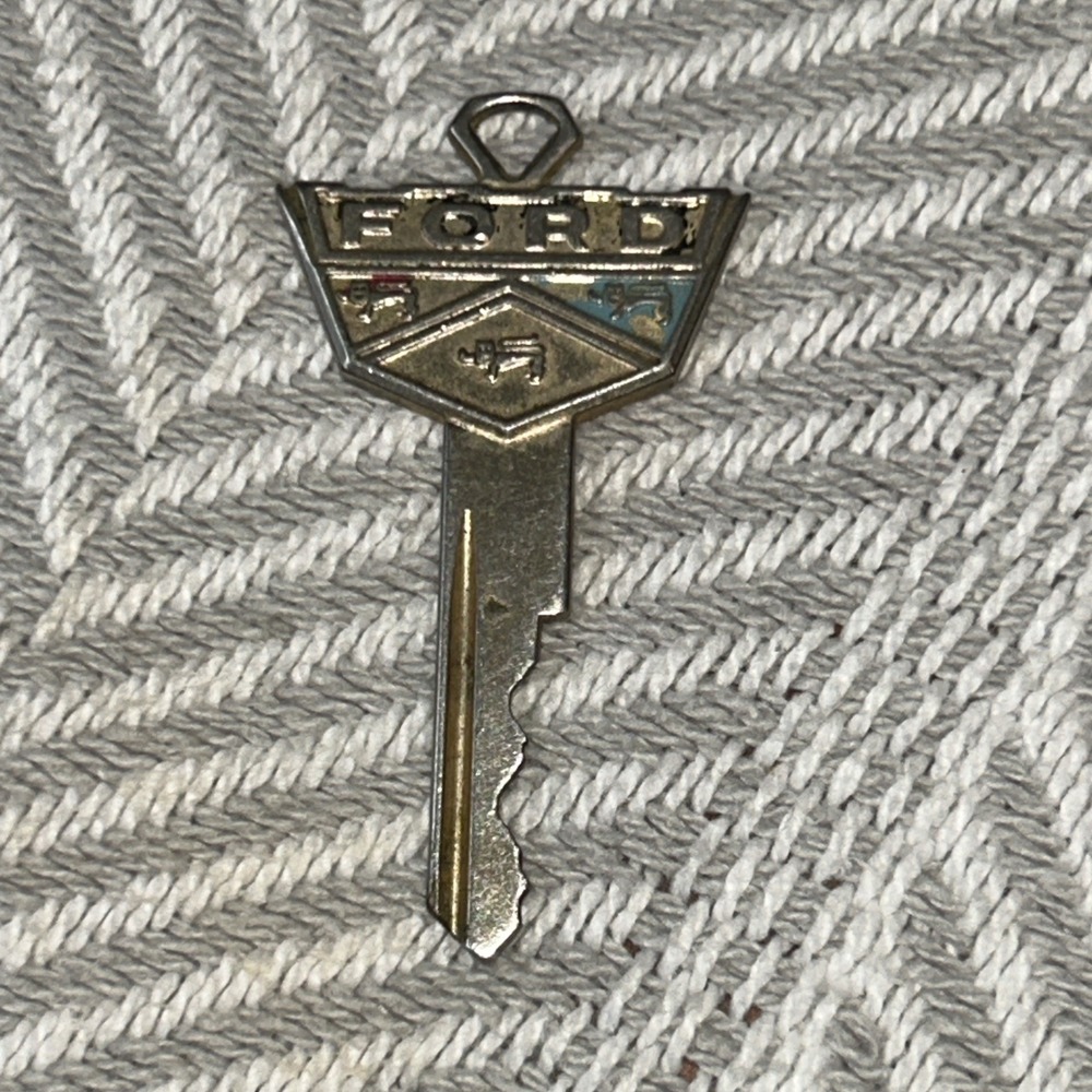 Rare Ford Lion Crest Silver Classic Key 1965 1966 196… - Gem